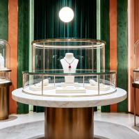 China Tempered Glass and Stainless Steel Jewelry Counter with Hidden LED Strip Lighting and Customized Dimensions for sale