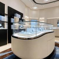 China Luxury Front Showcase in Mahogany Brown with Front Opening Soft-Close Doors and 5 Adjustable Glass Shelves for sale