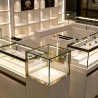 China Luxury Jewelry Store Layout with 7 Days Design Time, 1.1 Cubic Meters Volume, and Shatter-resistant Tempered Glass for sale