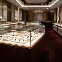 China Customized Shelf Dimensions Jewelry Shop Design with 7-Day Design Time and Luxury Velvet Display Trays for sale