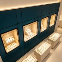 China Marble Tabletop Island Display Cabinet with Customizable Dimensions and Protective Glass Cover for sale