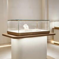 China Ultra Soft High Density Velvet Jewelry Display Props with Crabapple Blossom Design and 30 Jewelry Pieces Capacity for sale