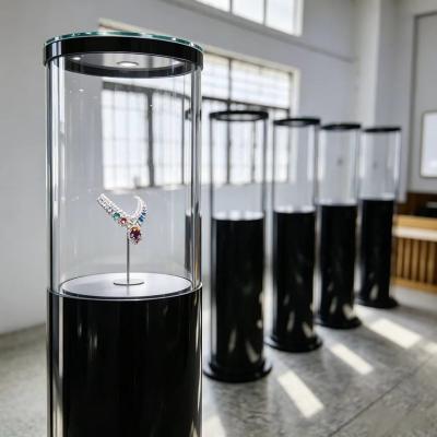 China Modern Jewelry Shop Design with Textured Wallpaper Dimmable UV-free High-CRI LED and Polished Marble Flooring for sale
