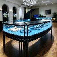 China Modern Jewelry Shop Design with Polished Marble Flooring and Aluminium Frame Featuring Dimmable UV-free High-CRI LED Lighting for sale
