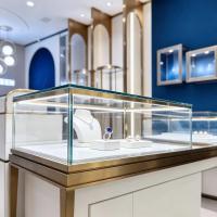 China Aluminium Frame Material Jewelry Shop Design with Sealed Dust-Proof Structure and Textured Wallpaper Wallmaterial for sale
