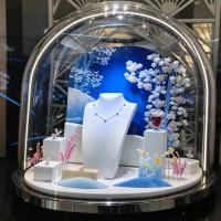China Ventilated Back Panel Upright Display Case with Lockable Design and Tempered Glass for Secure Vertical Display Cabinet Showcase for sale
