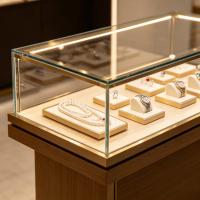 China Pre-Assembled Jewelry Shop Design with Lockable Cabinets and Shatter-Resistant Tempered Glass Jewelry Store Display Case for sale
