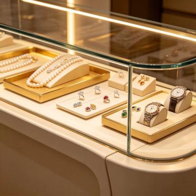 China Pre-Assemble For Ships Jewelry Shop Design with Lockable Cabinets and Shatter-Resistant Tempered Glass for Jewelry Store Display for sale