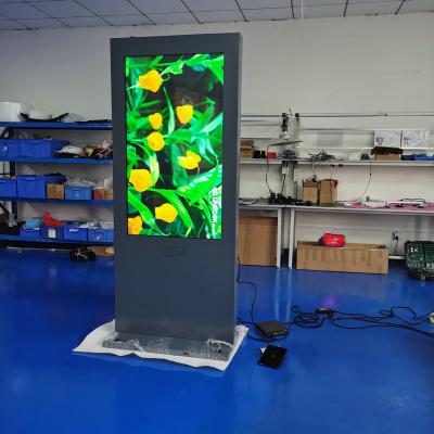 China 55-inch Outdoor Waterproof Digital Signage with 2500 cd/m² Brightness and IP65 Rating for Commercial Advertising for sale