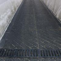 China CMC Horse Barn Floor Mats Rustproof Recyclable Non Toxic With Trench Cover for sale