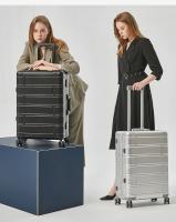 China Aluminum Suitcase with Aluminum-Magnesium Alloy USB Power Port and Scratch-resistant Travel Suitcase for sale