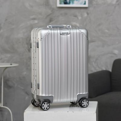 China 21520 Diamond Style Aluminum Frame Suitcase with TSA Customs Lock Aluminum-Magnesium Alloy and Silent Universal Wheels for sale