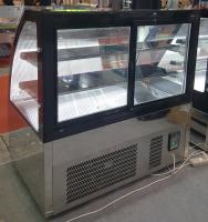 China Plug-In Cake Display Showcase Cooler With Triple Glazed Front Glass for sale