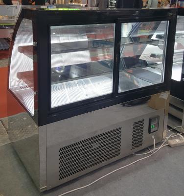 China Plug-In Cake Display Showcase Cooler With Triple Glazed Front Glass for sale