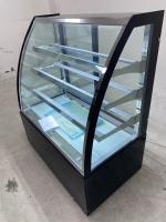 China Curved Glass Cake Display Fridge with Triple Glazed Anti-Fog Glass R290 Refrigerant and Digital Dixell Thermostat for sale