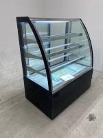 China Curved Glass Cake Display Fridge with Triple Glazed Anti-Fog Glass R290 Refrigerant and Digital Dixell Thermostat for sale