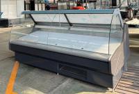 China 2500MM Wide‑display Plug‑in Curved Chiller with Dual Inner Shelves for Assorted Deli Goods for sale