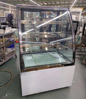 China 900MM Curved Anti‑Fog Glass 3‑Tier Pastry Display Plug‑and‑Play Commercial Chiller for sale