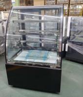 China 900MM Curved Anti‑Fog Glass 3‑Tier Pastry Display Plug‑and‑Play Commercial Chiller for sale
