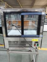 China Compact Countertop Refrigerated Cake Display Case with Flat Glass and LED Lighting LISA66R for sale