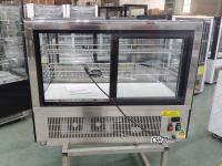 China Commercial Countertop Cake Display Fridge with Flat Glass and Copper Pipe LISA90R for sale
