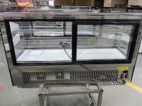 China Wide Countertop Refrigerated Display Showcase with Flat Glass for Bakery LISA120R for sale
