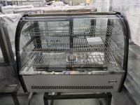 China Curved Glass Countertop Heated Display Warmer for Bakery Pastry Showcase LISA90CW for sale