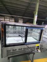 China LISA90R  Commercial Cold Fresh Counter Cake Showcase for sale