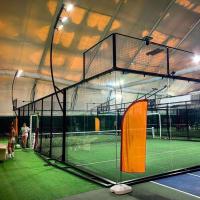 China Hot-dip Galvanized Padel Tennis Court Fencing System with Steel Frame and 12mm Thickened Tempered Glass Custom Artificial Grass for sale