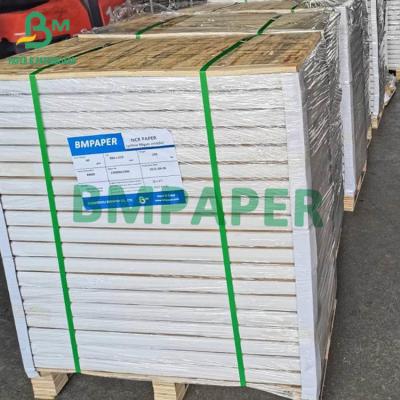 China SGS Carbonless Copy Paper CB CFB CF Size 43 X 61cm  A2  55-60 Gsm White Paper Black Image for sale