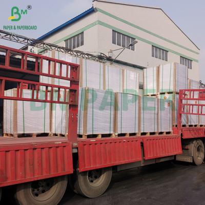 China 70gsm White Kraft Paper For Carrier Bags Outstanding Strength 800 X 1000mm for sale