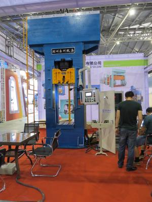 China Manual / Automatic Hydraulic Extrusion Press With Mitsubishi PLC System for sale