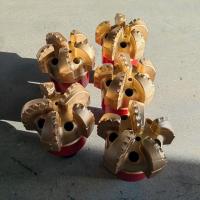 China 6 Inch PDC Drill Bit 5 Blades High Manganese Steel Forging for Sandstone Drilling for sale