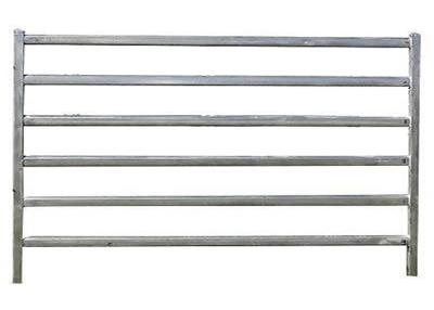 China 1.8M X 2.1M Cattle yard panels hot dipped galvanized 14 microns silver painted for sale