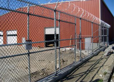 China 1.5 Inch Diamond Mesh Fence Powder Painted Chain Link Fence Any Ral Color for sale