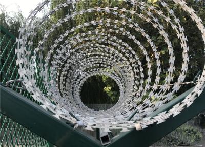 China Hot Dipped Galvanized Wire Fence 2200x3000 mesh opening 50mm x 200mm for sale