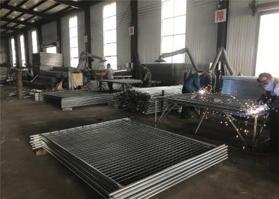 China Temporary fencing panels 2100mm x 2400mm 14 microns zinc layer hot dipped galvanized for sale