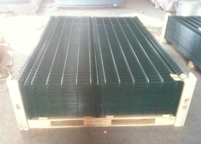 China 50 X 200 MM PVC Coated V Type Welded Wire Mesh Fence for Security and Gardening for sale