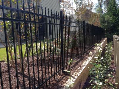 China Pressed spear top black powder coated steel fencing / iron fence for sale
