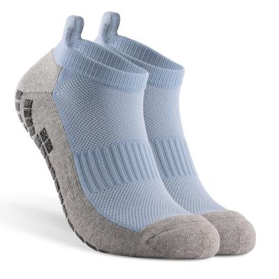 China Standard Thickness Men's Anti Slip Custom Grip Sports Ankle Socks for Football Running for sale