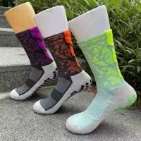 China Character Pattern Type Sports Socks Non-Slip Basketball Football Socks for Men for sale