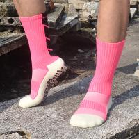 China Custom Football Anti-Slip Tidal Current Man Medium Tube Socks with 70%Nylon Material for sale