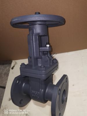 China Cast Iron Flanged Gate Valve with 150-300 PSI Pressure Rating, API 598 Testing Standard, and ASME B16.10 Dimensions for sale