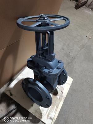 China DN100 PN16 Flanged Connection Cast Iron Gate Valve with Cast Steel Construction for sale