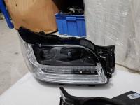 China 2018-2022 Lincoln Navigator Headlight - Direct Replacement Front Headlamp Assembly with Durable Housing for sale