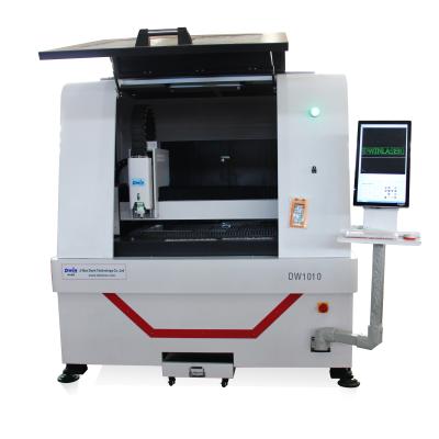 China Closed Type CNC 1kw Fiber Laser Cutter With Cover 1300x900mm for sale