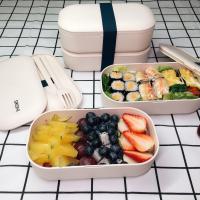 China Rectangle BPA Free Eco Custom Logo Plastic Storage Bento Box with Cutlery and Movable Divider for sale