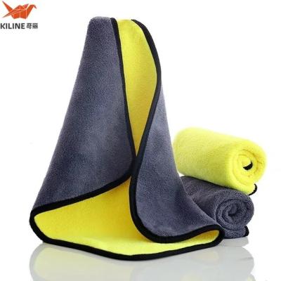 China Custom Color Microfiber Car Polishing Towel 200-400gsm for sale