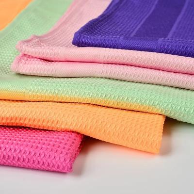 China 350GSM Microfiber Waffle Tea Towel 40x60cm Absorbent Lint-Free for sale