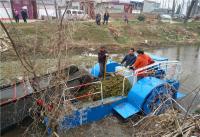 China Automatic 4 Row Submerged Aquatic Weed Harvester 50-110 HP Diesel Engine for Lakes for sale
